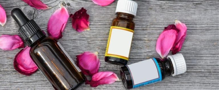 Essential Oils vs Extracts: What’s The Difference?